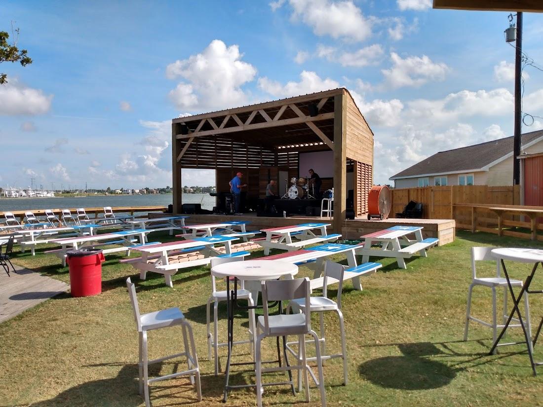 Barge 295 - Bar & grill in Seabrook, TX